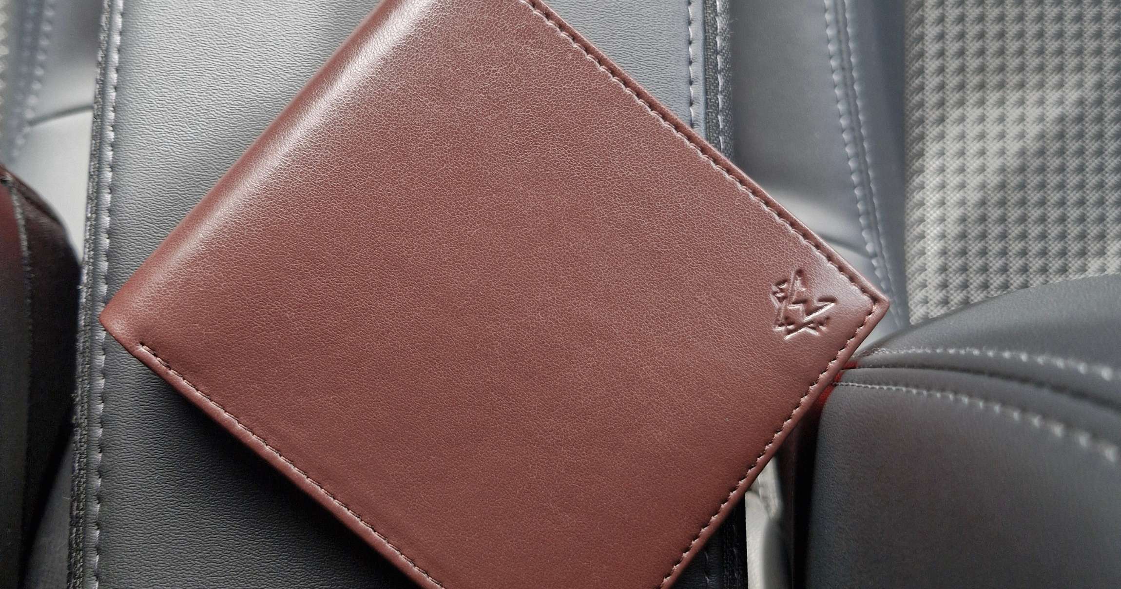 Styling Your Wallet for Any Occasion: Classic to Contemporary